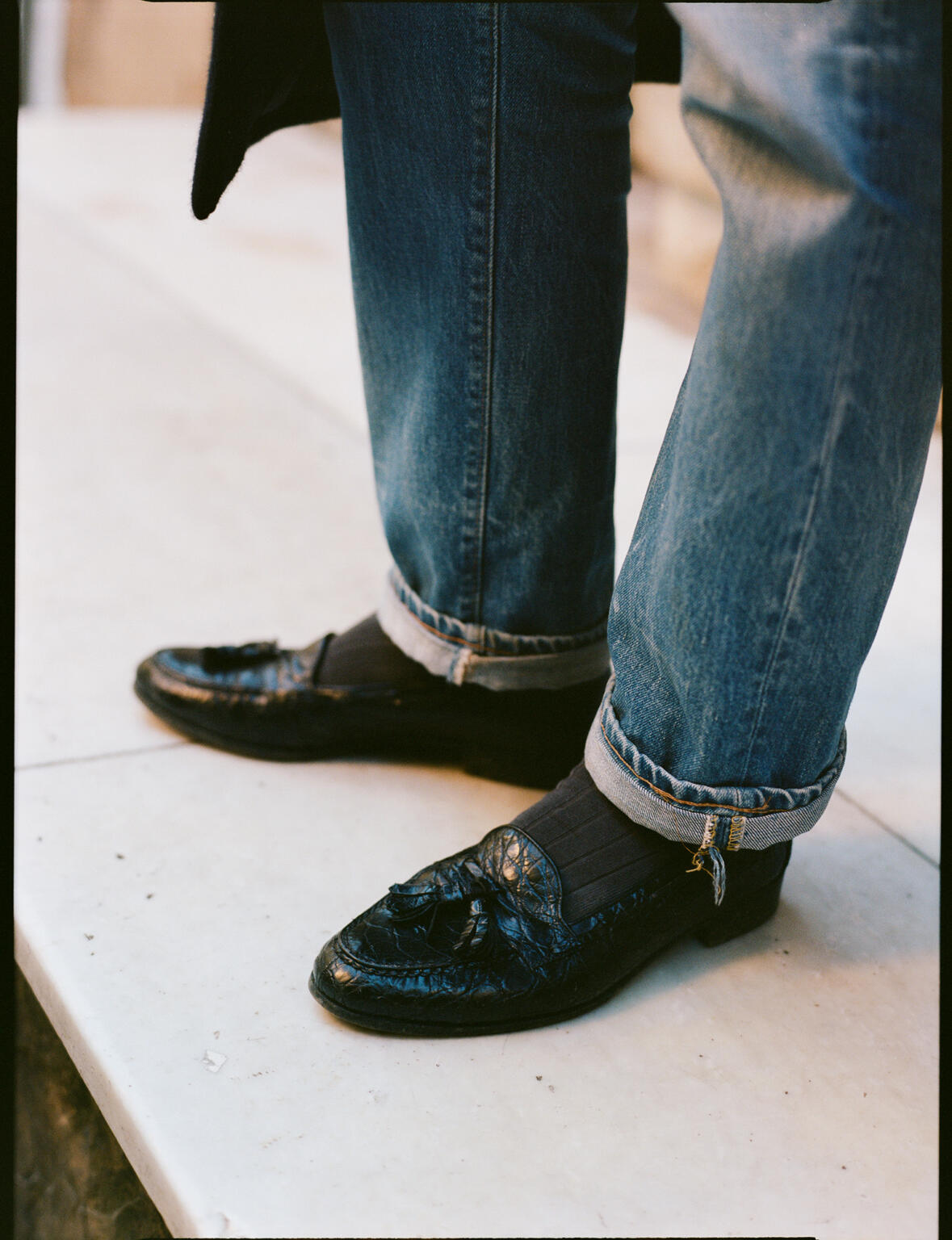 Wearing black shoes with jeans – Permanent Style